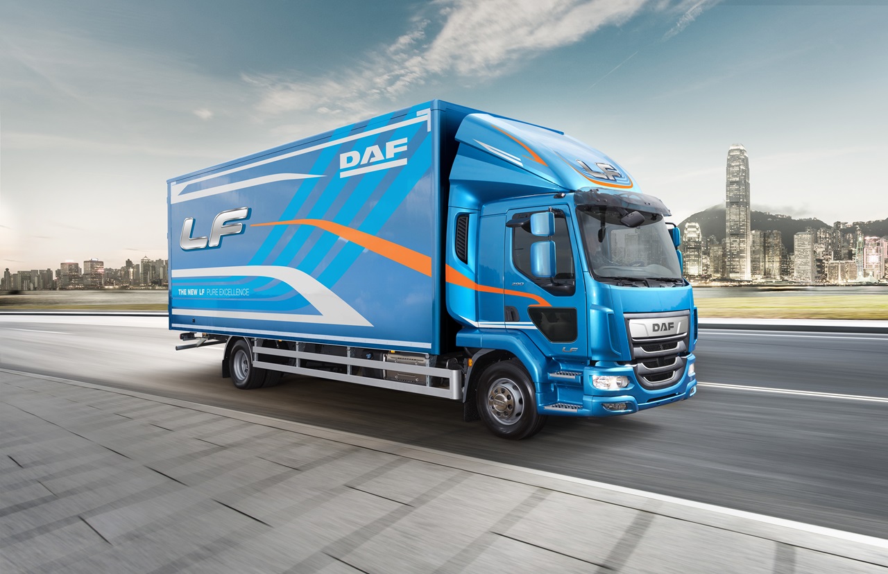 DAF LF series awarded Truck of the Year 2019 in the UK - DAF Trucks N.V.