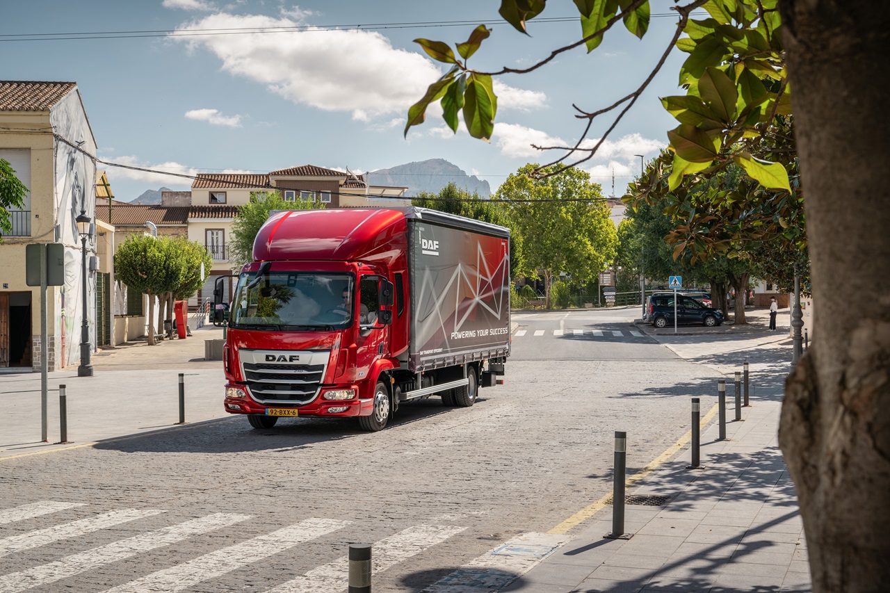 DAF XB series named ‘Best Truck’ at Fleet News Awards - DAF Trucks N.V.
