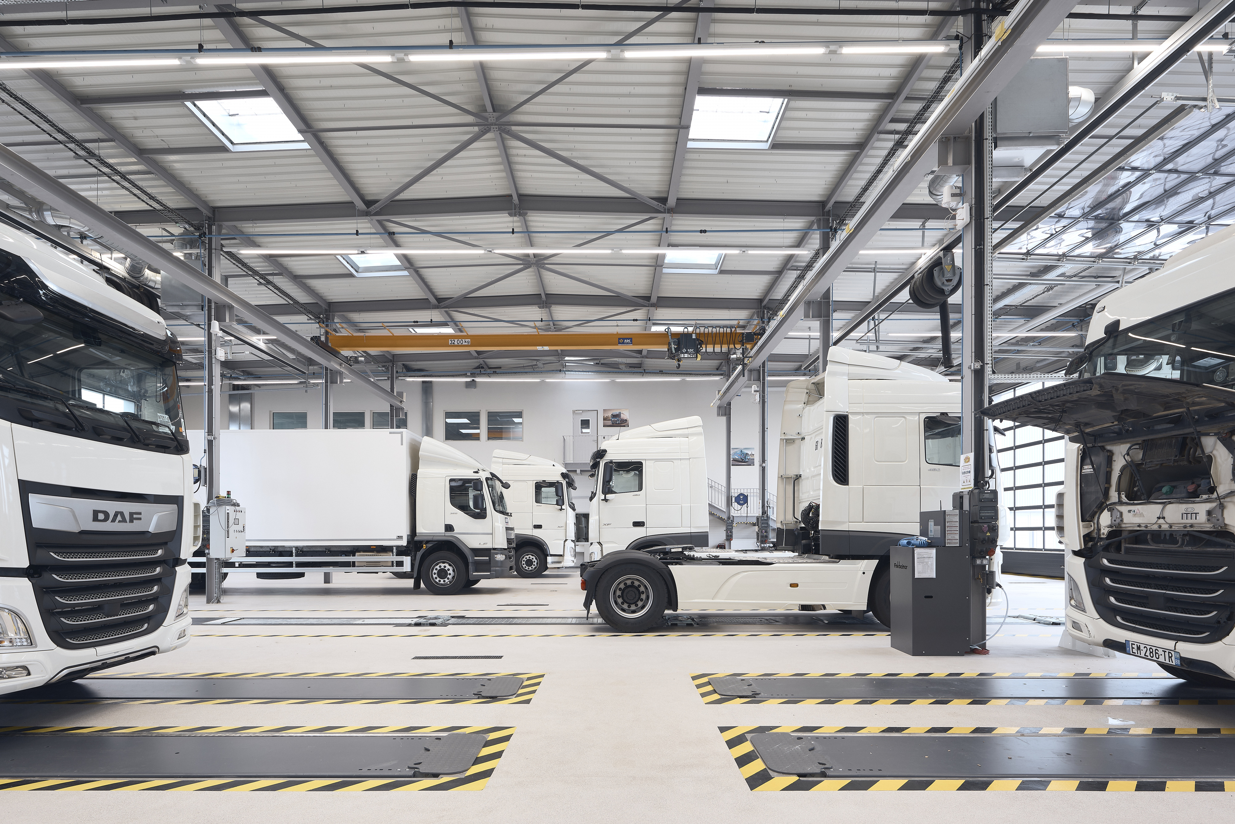 DAF Trucks opens second dealership in Paris - DAF Trucks N.V.